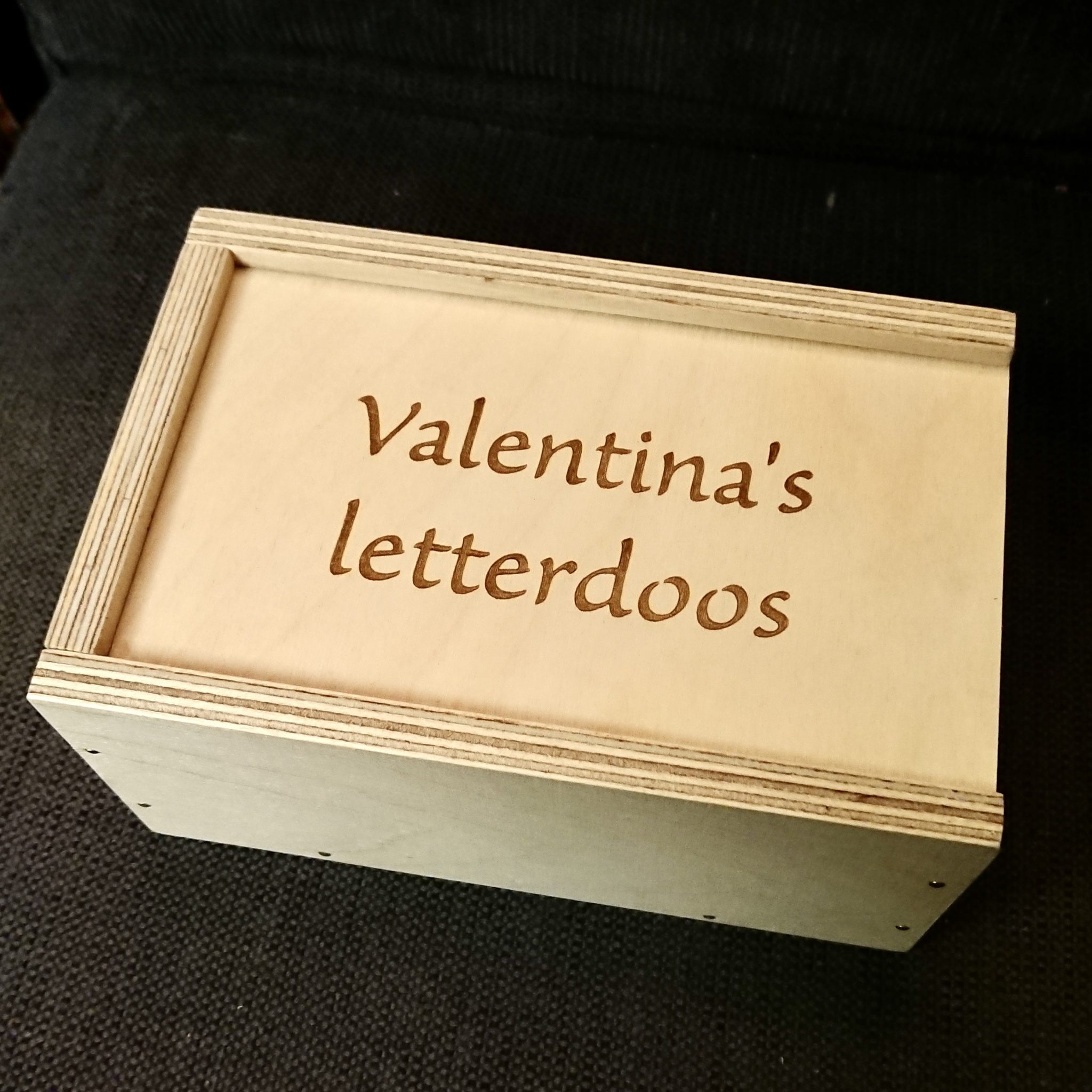 Gepersonaliseerde letterdoos - Wood Art by Tom